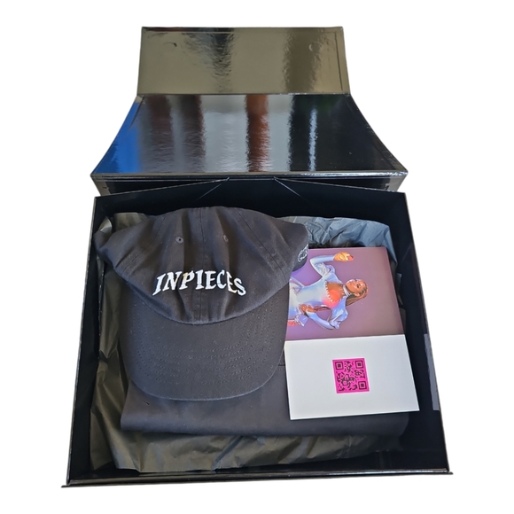 chloe bailey | Tops | Chloe Bailey In Pieces Album Promo Gift Box ...